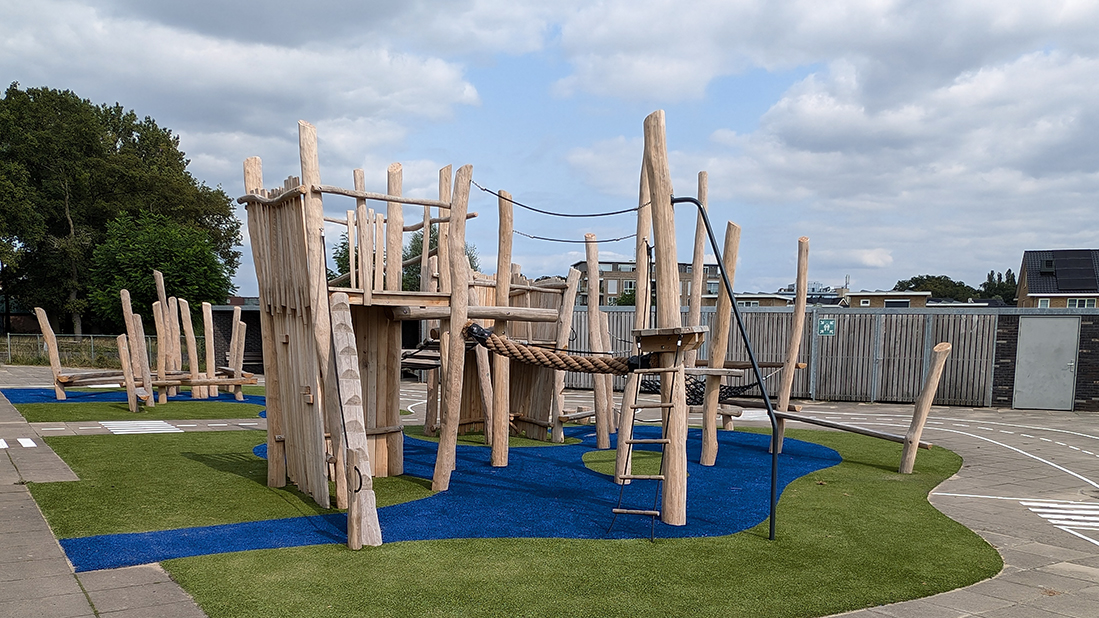 Herinrichting schoolplein SBO De Bouwsteen · BEEBOP